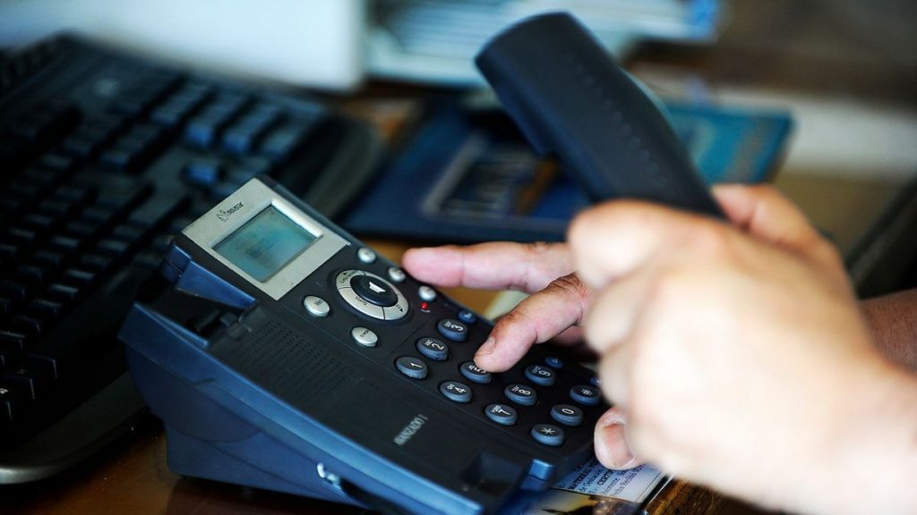 Brasil | Telefonia Fixa e TV Paga registram novo encolhimento em abril ...