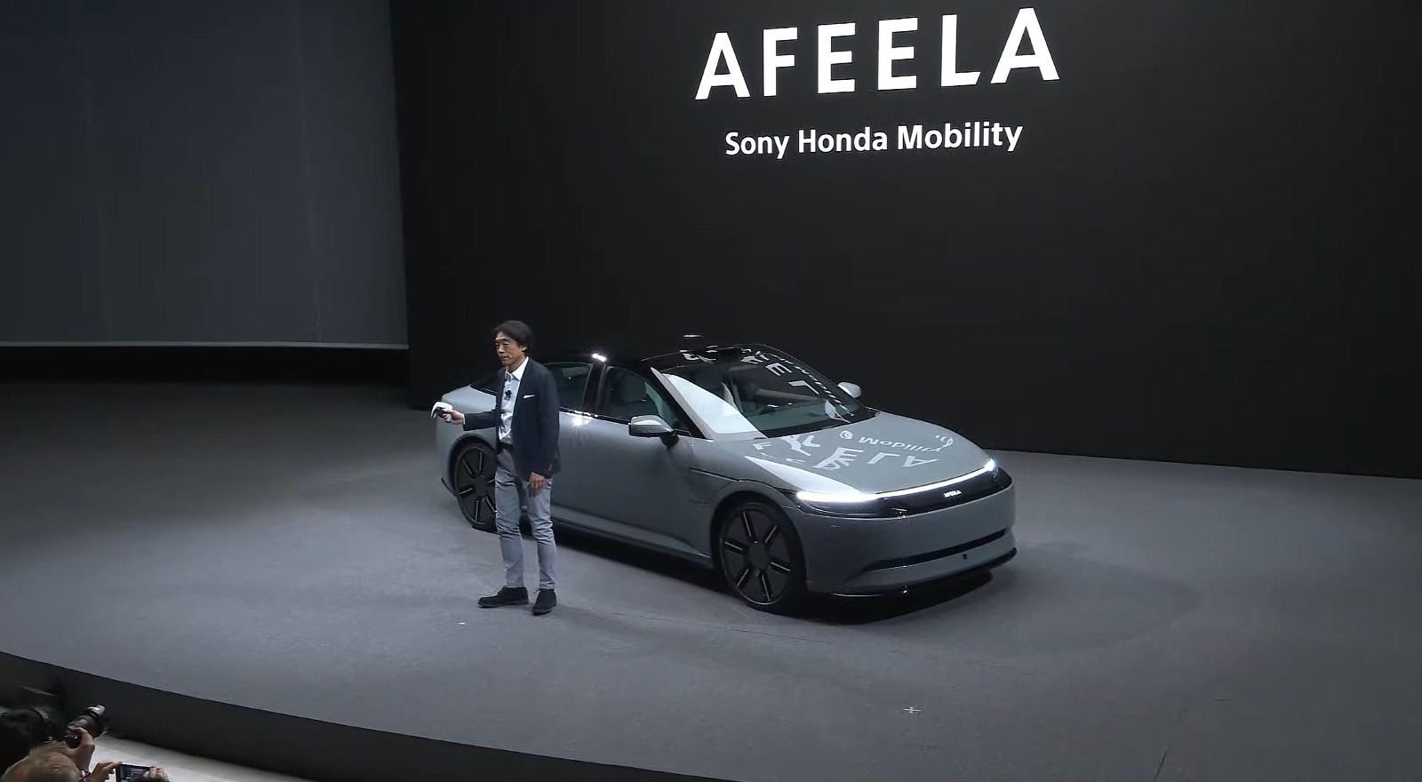 CES | Sony maneja su auto Afeela con control de PlayStation