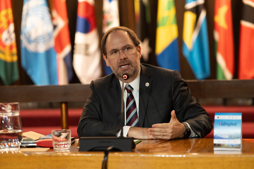 Chile tiene fortaleza institucional para ser hub digital: CAF