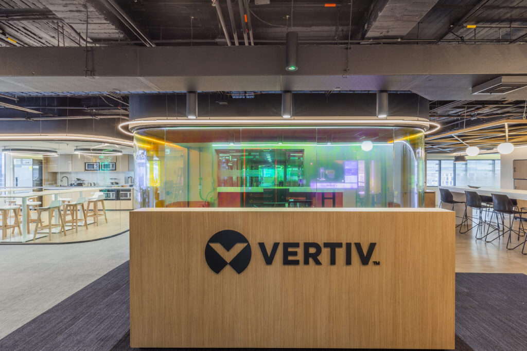 Colombia | Vertiv inaugura una moderna oficina y centro de capacitación ...