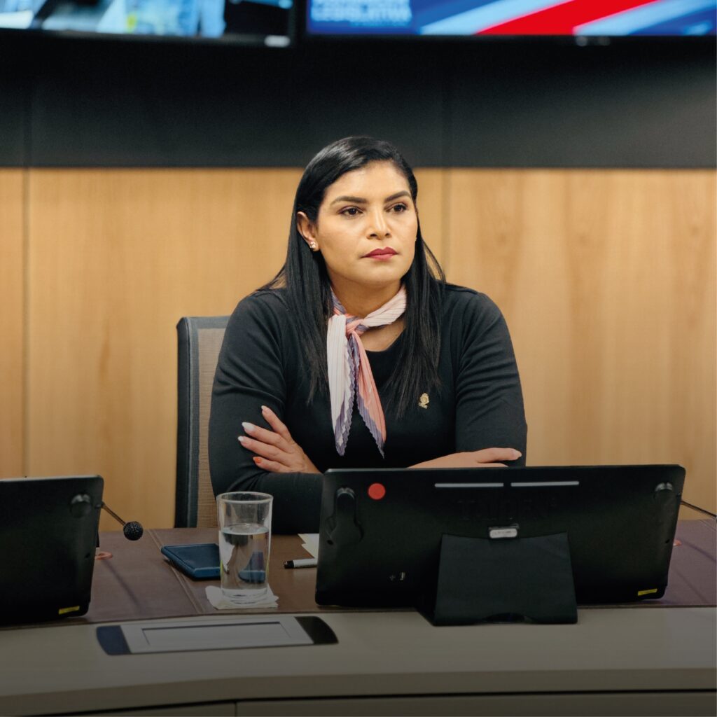 Johana Obando impulsa decreto para proteger la neutralidad tecnológica ...