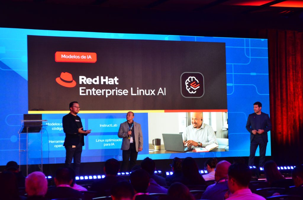 Red Hat presenta RHEL AI y OpenShift AI en México