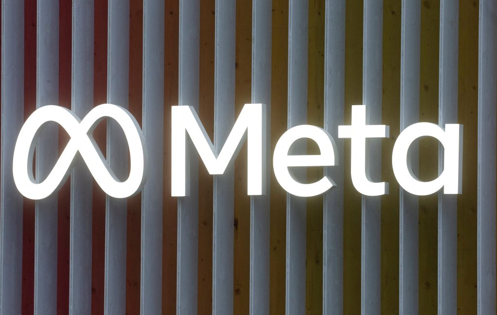 Meta se asocia con Reuters para integrar noticias en su chatbot de ...